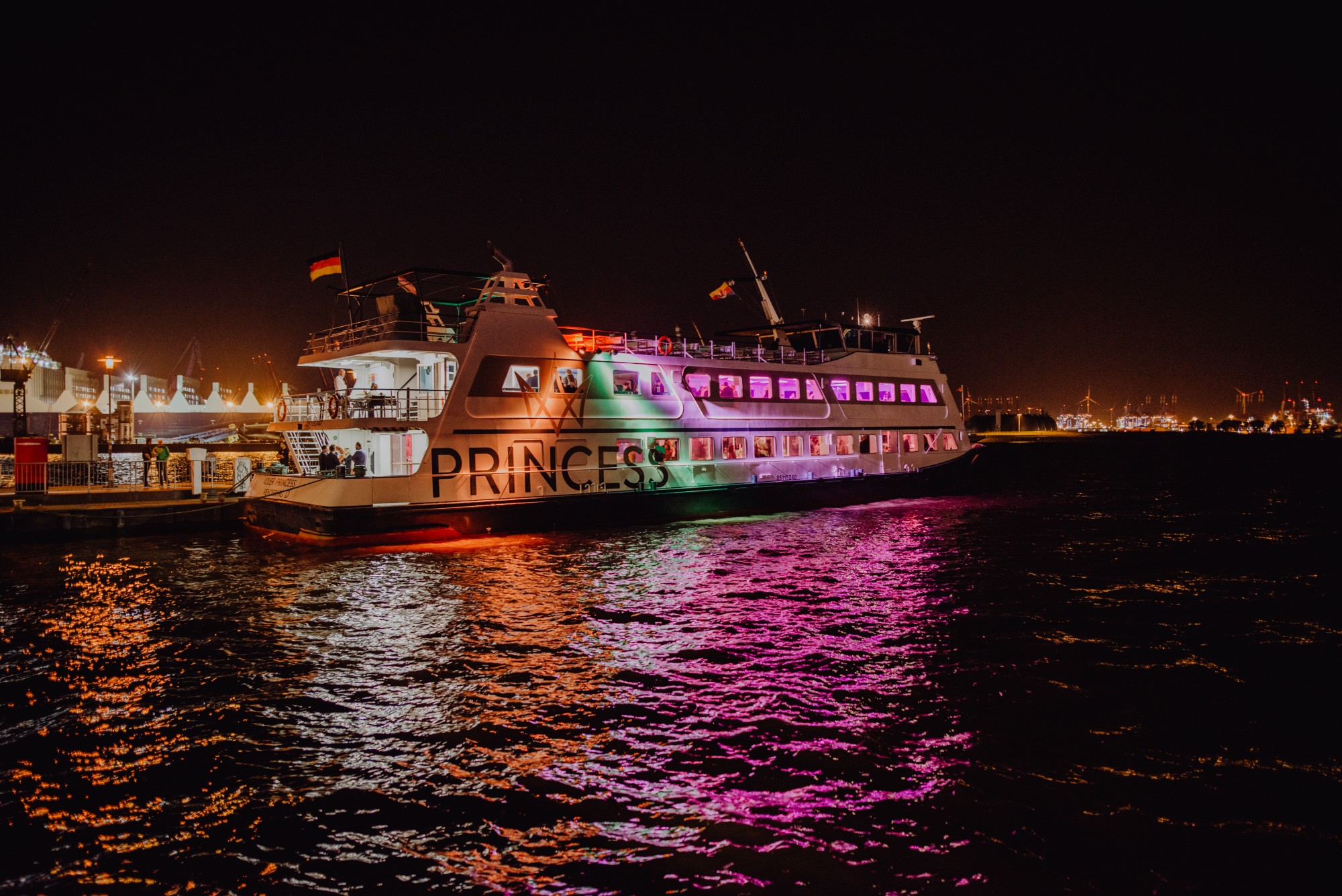 MS Princess Hamburg schnell und einfach buchen | RAUMPERLE